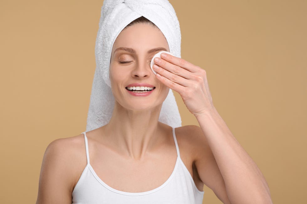 How to properly cleanse your face - Vitamin Rush