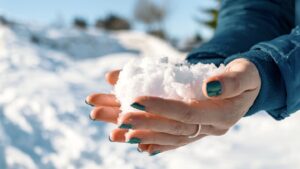 Is It Okay to Eat Snow? - Vitamin Rush
